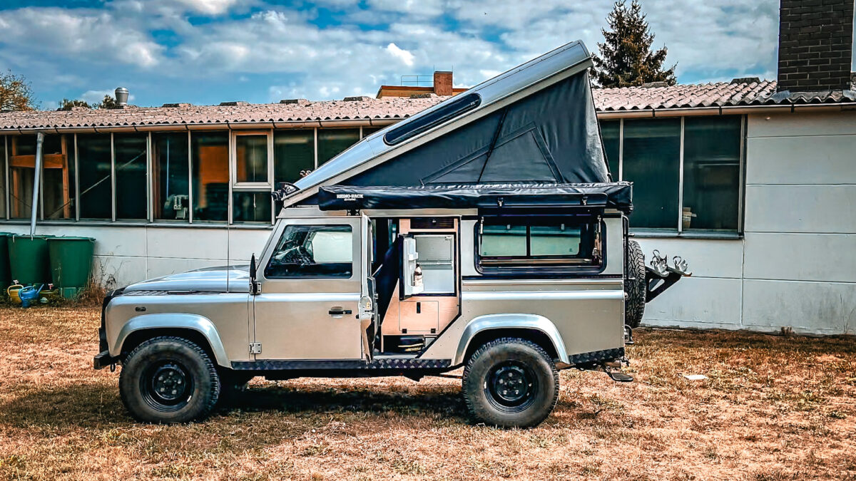 Defender Campingausbau mit Hubdach: Maßgeschneiderter Ausbau für jedes ...